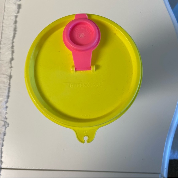 Tupperware | Kitchen | Tupperware Vintage Liquid Container | Poshmark